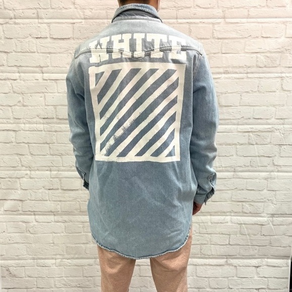 Streetwear: Off-White, Supreme, Bape & More Posh Party on Poshmark